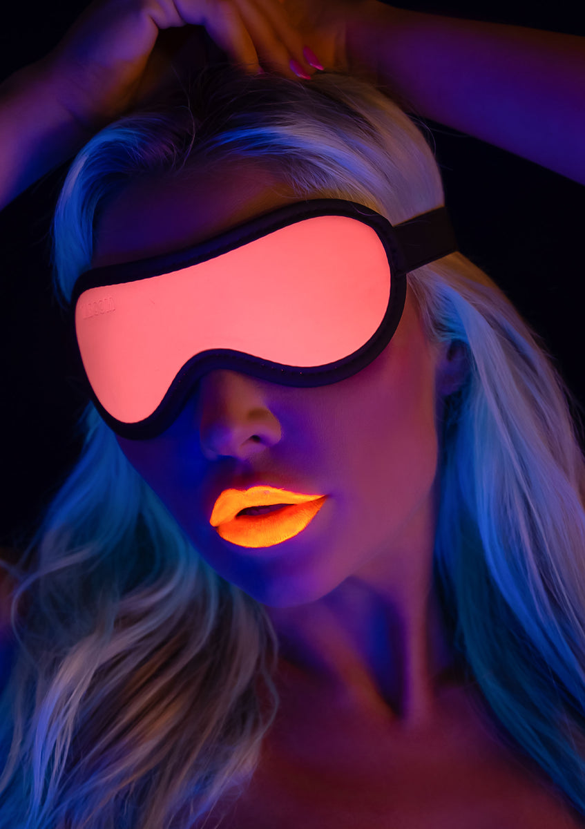 TABOOM Glow in the Dark Bondage - Blindfold – TABOOM EU